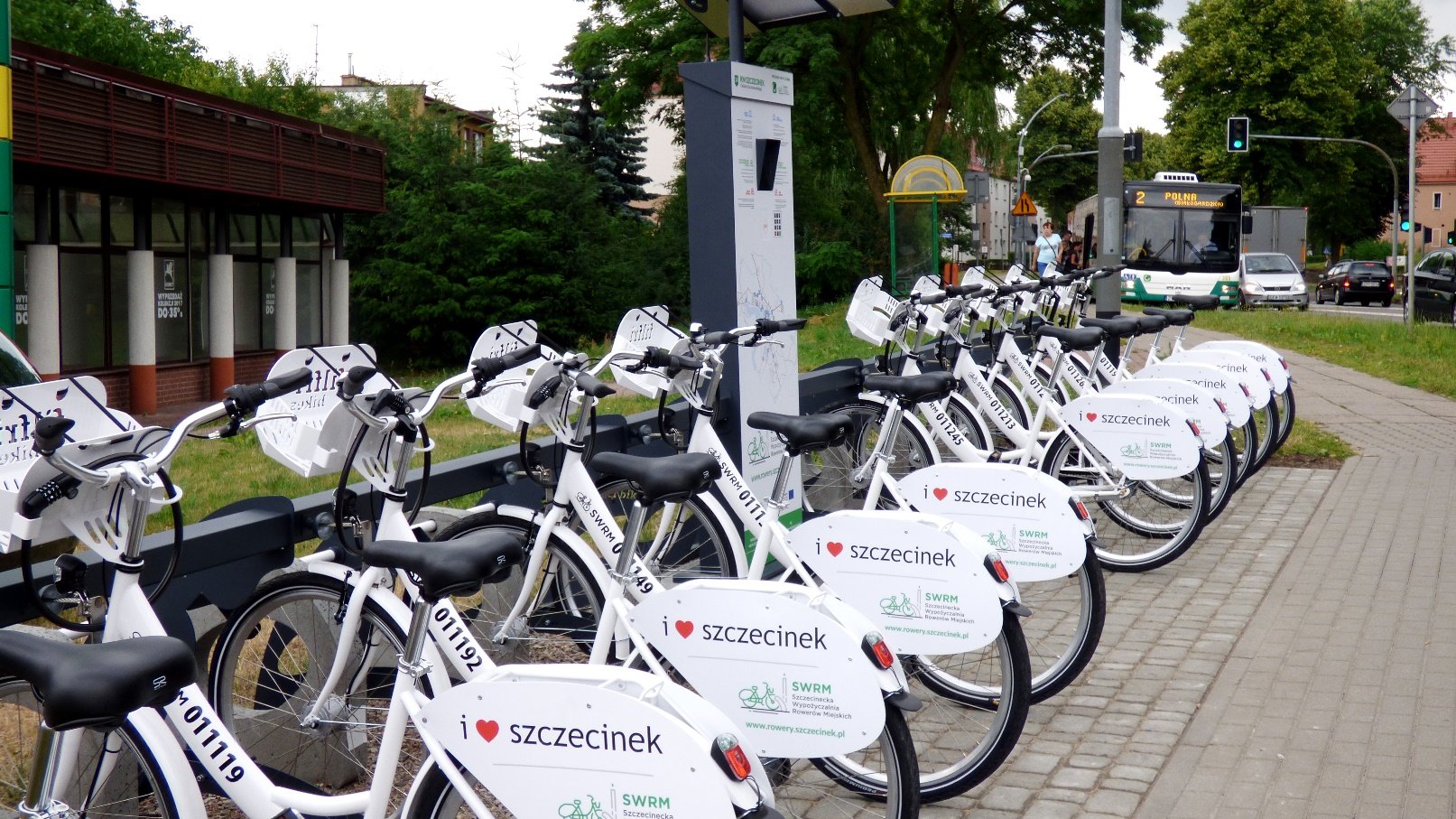 Pierwsze rowery zadokowały w nowych stacjach | Miasto z Wizją